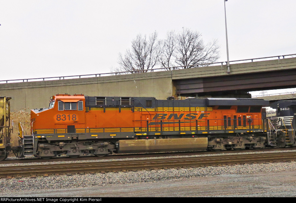 BNSF 8318
